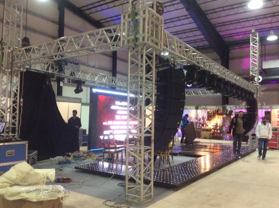 Hanging Line Speaker Box Stage Roof Truss System Hanging LED Screen ...